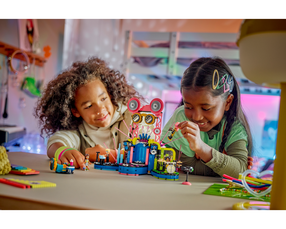 LEGO Set 42616-1 Heartlake City Music Talent Show (2024 Friends ...