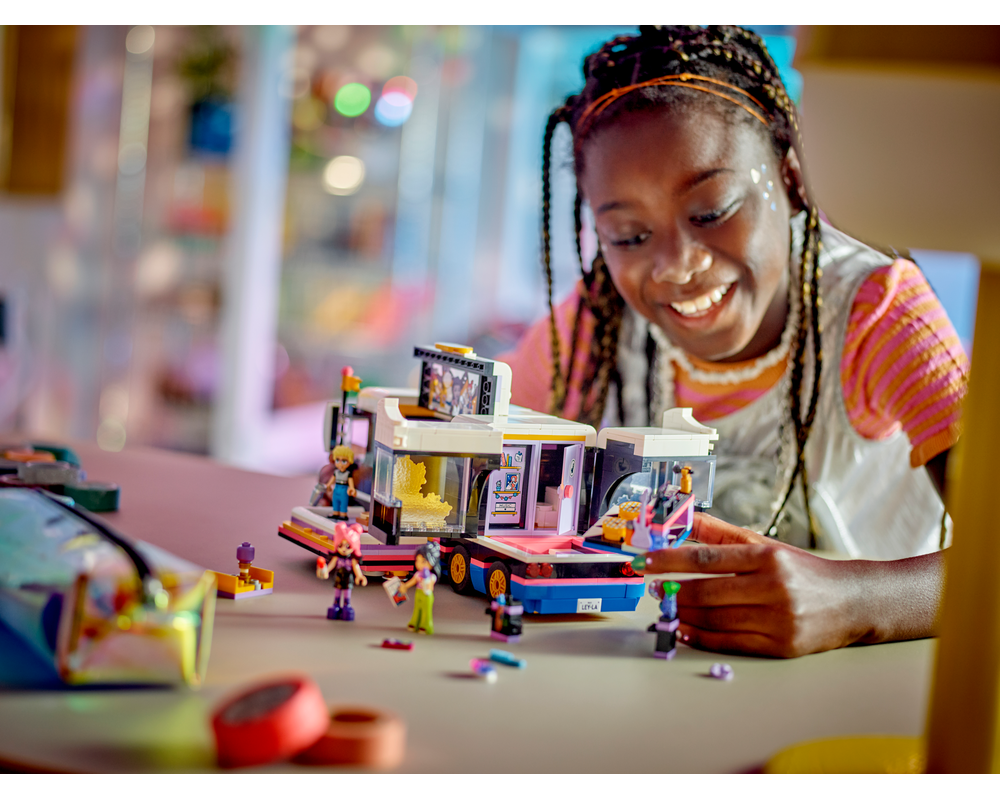 LEGO Set 42619-1 Pop Star Tour Bus (2024 Friends) | Rebrickable - Build ...