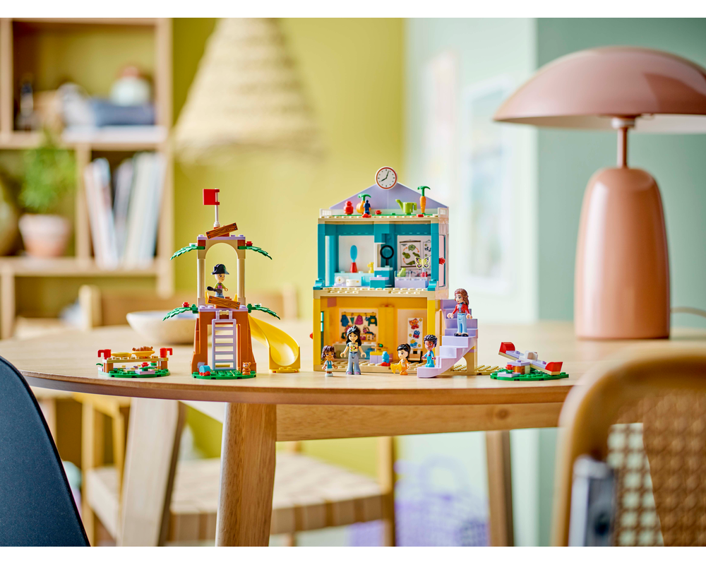LEGO Set 42636-1 Heartlake City Preschool (2024 Friends) | Rebrickable ...