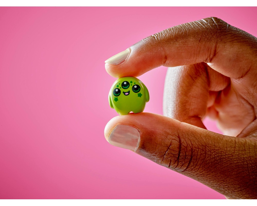 LEGO Set 42674-1 Comic Book and Game Store (2025 Friends) | Rebrickable ...