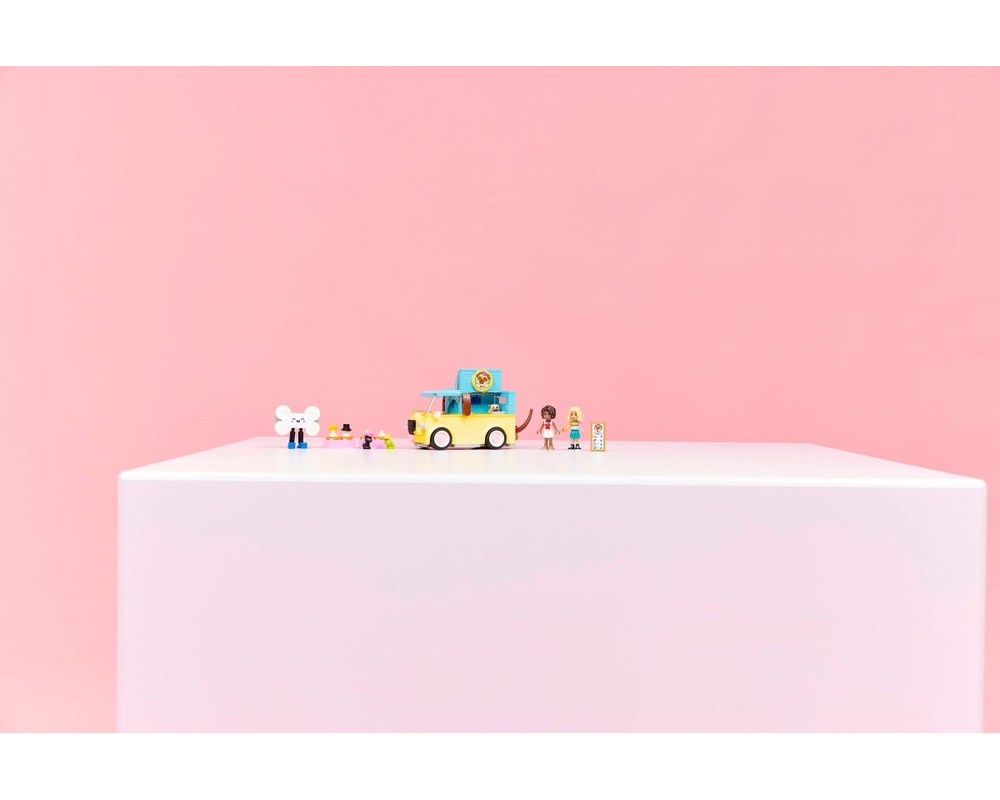 LEGO Set 42678-1 Pet Accessories Van (2026 Friends) | Rebrickable ...