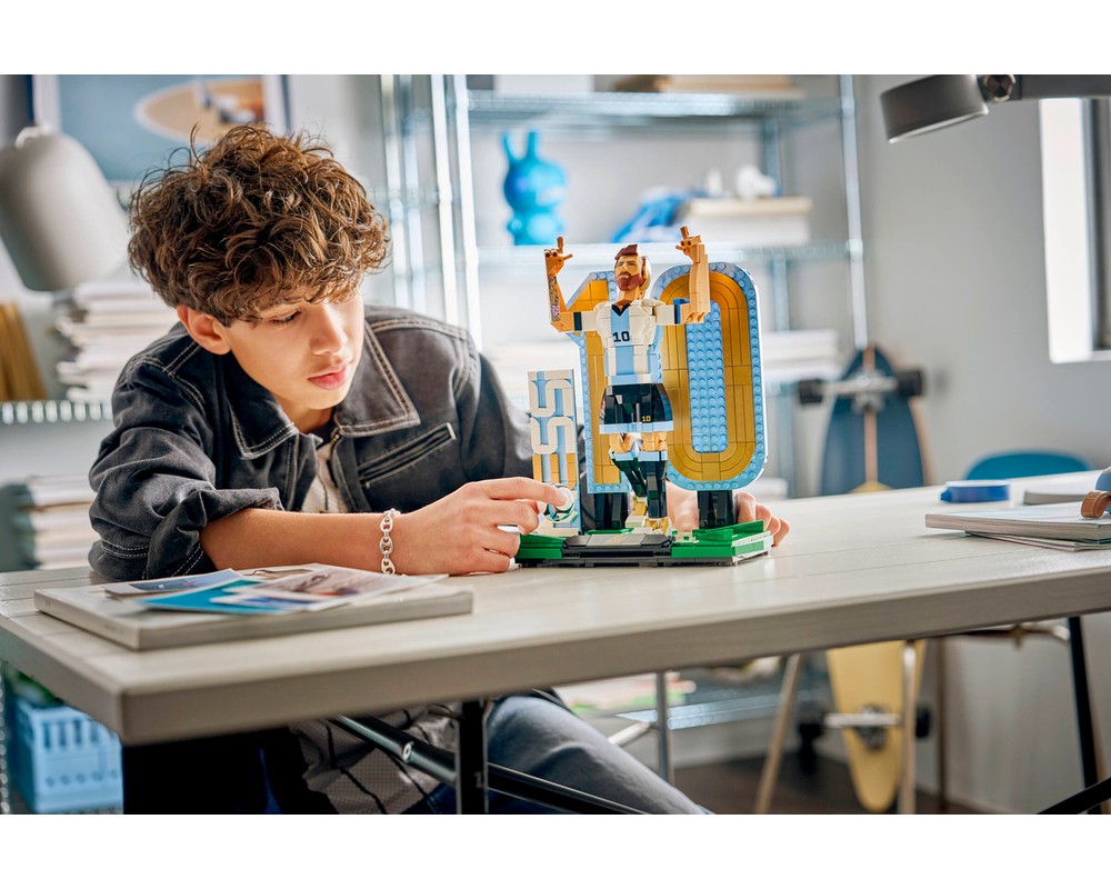 LEGO Set 43015-1 Lionel Messi – Football Legend (2026 Editions ...