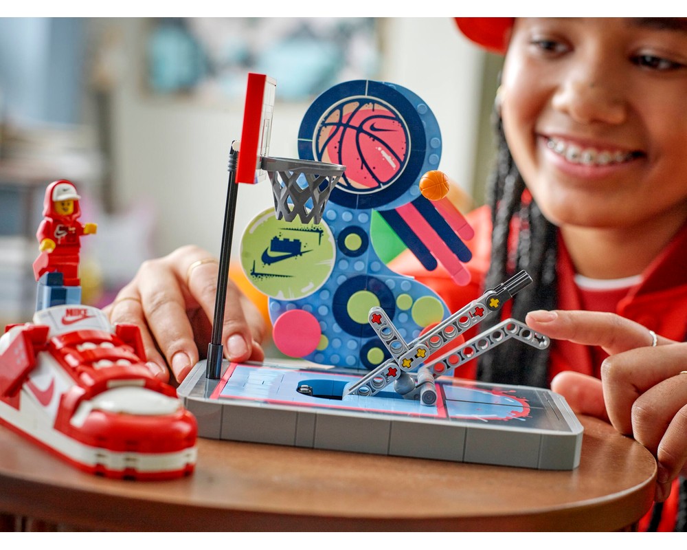 LEGO Set 43021-1 Nike Dunk Trickshot (2025 Nike) | Rebrickable - Build with LEGO