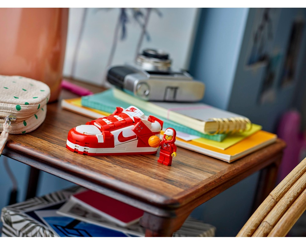 LEGO Set 43021-1 Nike Dunk Trickshot (2025 Nike) | Rebrickable - Build ...