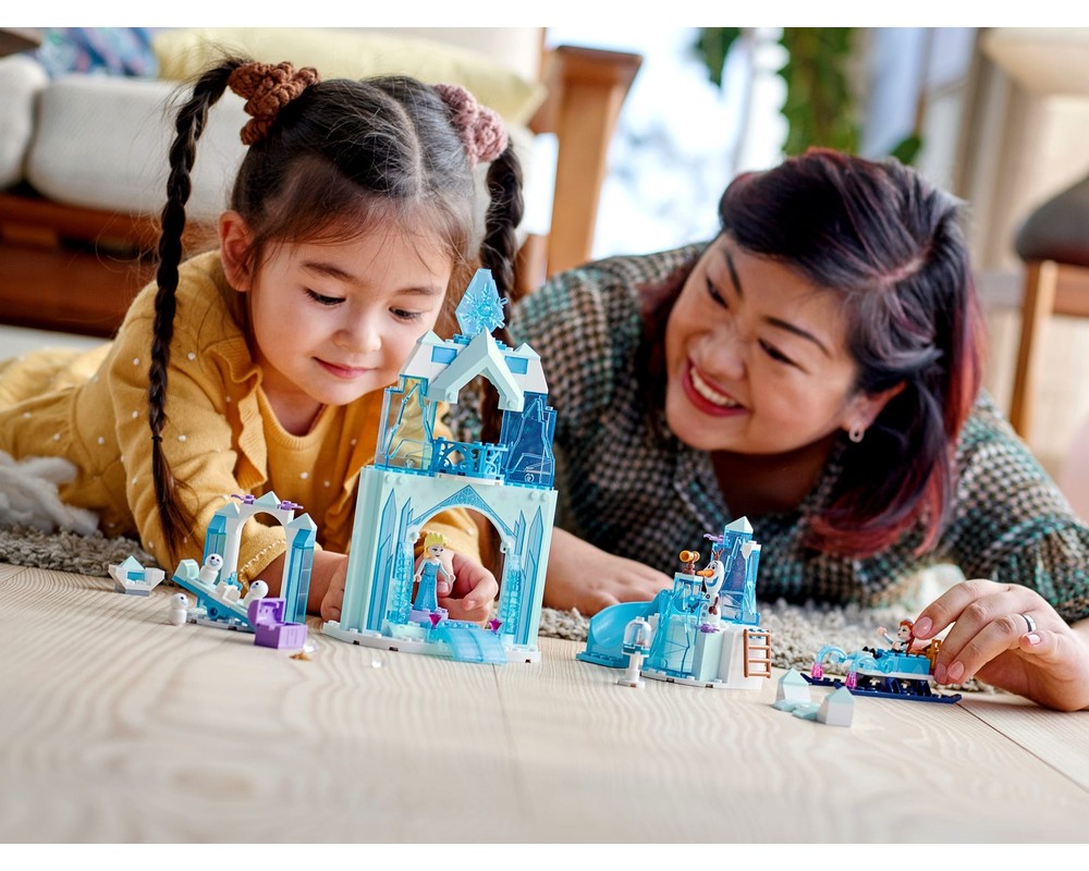 LEGO Set 43194-1 Anna and Elsa's Frozen Wonderland (2021 Disney ...
