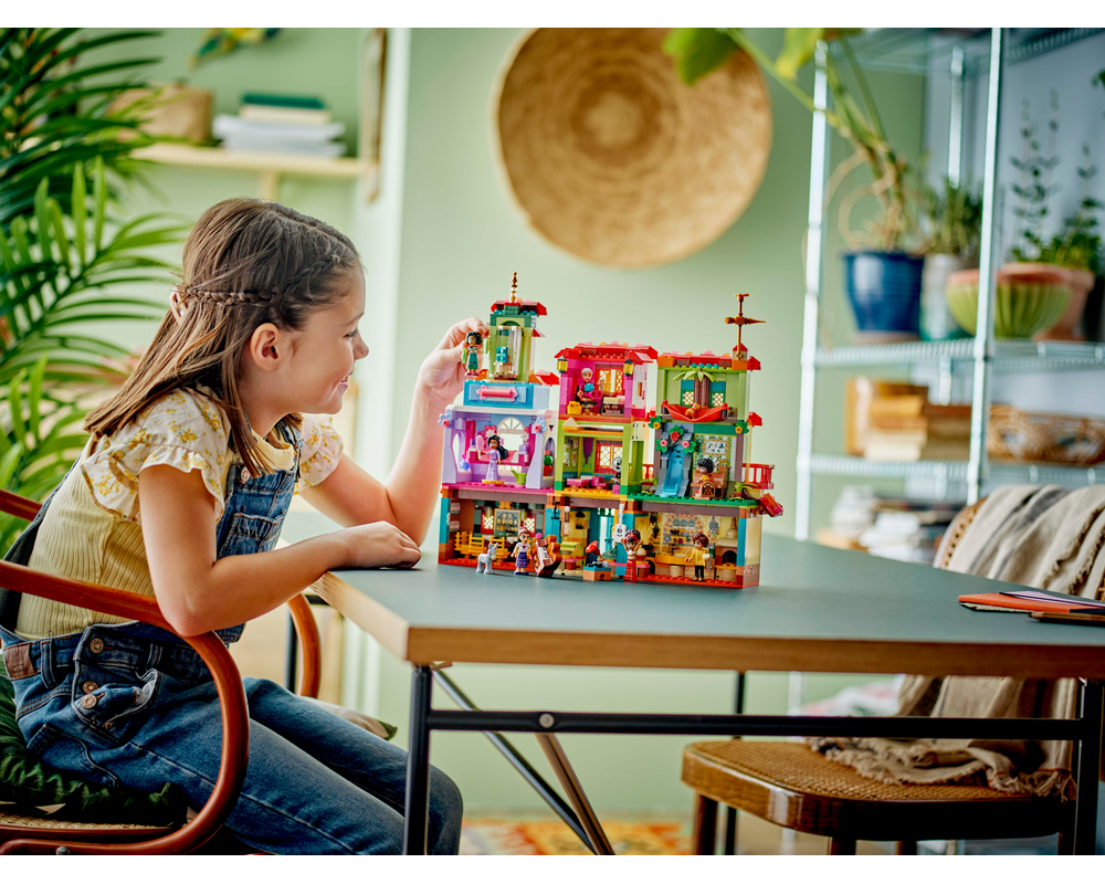 LEGO Set 43245-1 The Magical Madrigal House (2024 Disney) | Rebrickable ...