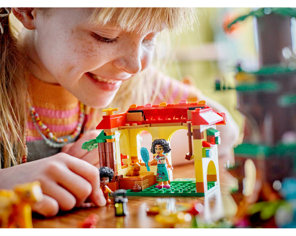 LEGO Set 43251-1 Antonio's Animal Sanctuary (2024 Disney) | Rebrickable ...