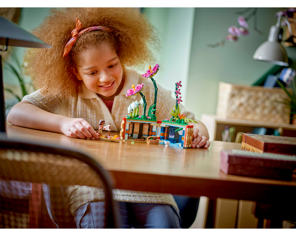 LEGO Set 43252-1 Moana's Flowerpot (2024 Disney > Disney Princess ...