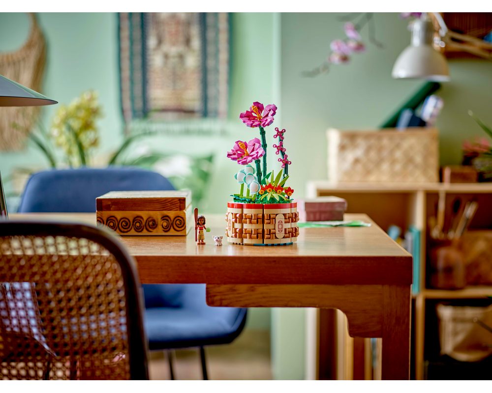 LEGO Set 43252-1 Moana's Flowerpot (2024 Disney > Disney Princess ...