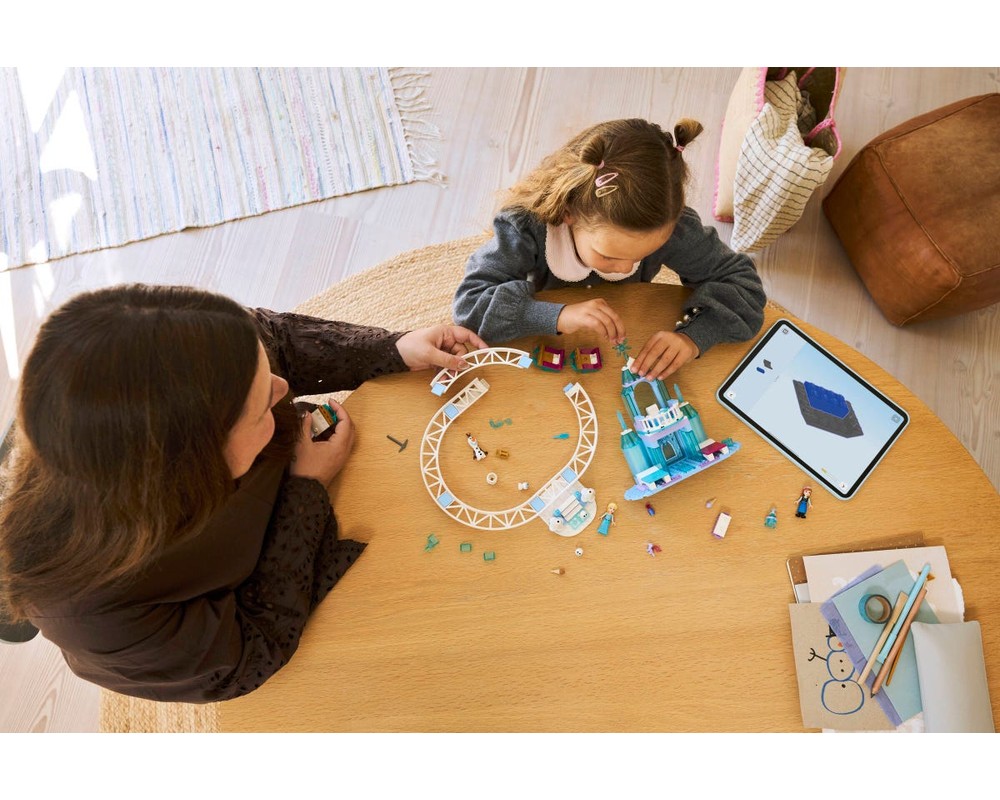 LEGO Set 43281-1 Elsa's Ice Castle & Snow Ride Adventure (2026 Disney ...