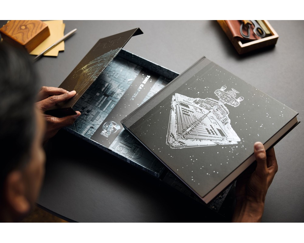 LEGO Set 5008878-1 LEGO Star Wars: The Force of Creativity (2024 Books ...