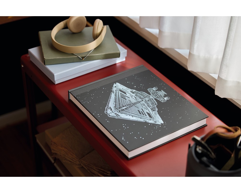 LEGO Set 5008878-1 LEGO Star Wars: The Force of Creativity (2024 Books ...