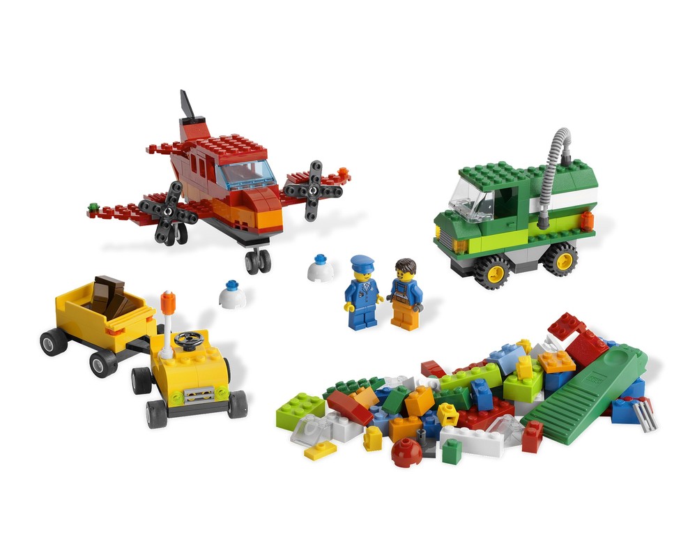 LEGO Set 5933-1 Airport (2011 Make & Create > Bricks & More ...