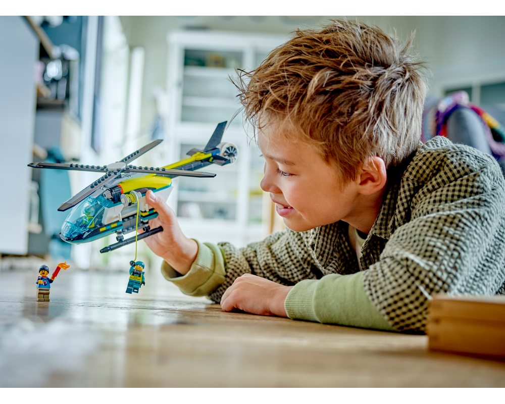 LEGO Set 60405-1 Emergency Rescue Helicopter (2024 City > Hospital ...