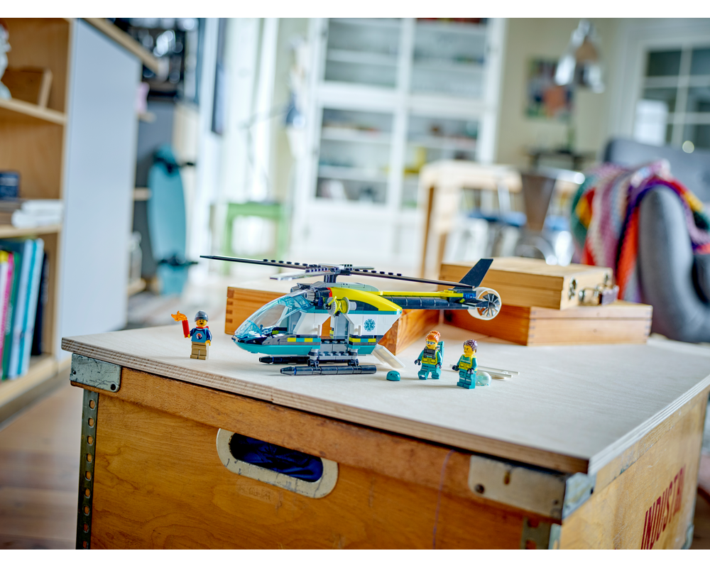 LEGO Set 60405-1 Emergency Rescue Helicopter (2024 City > Hospital ...