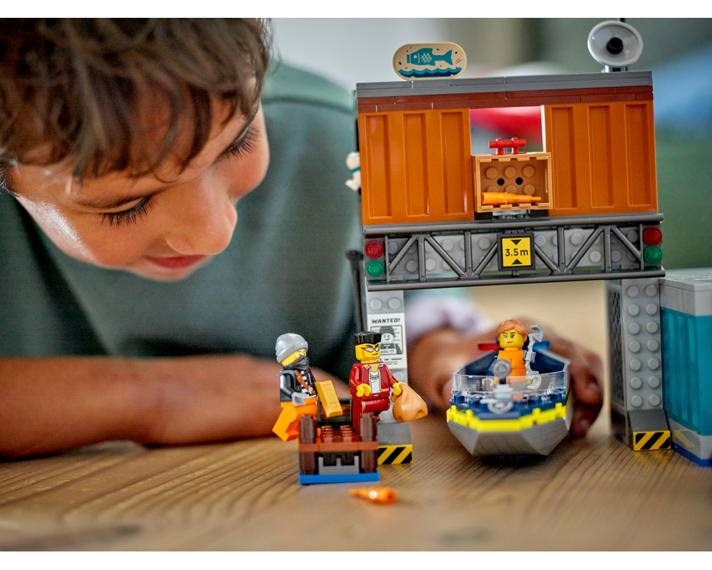 LEGO Set 60417-1 Police Speedboat and Crooks' Hideout (2024 City ...