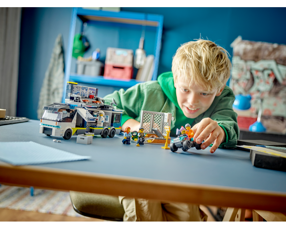 LEGO Set 60418-1 Police Mobile Crime Lab Truck (2024 City > Police ...