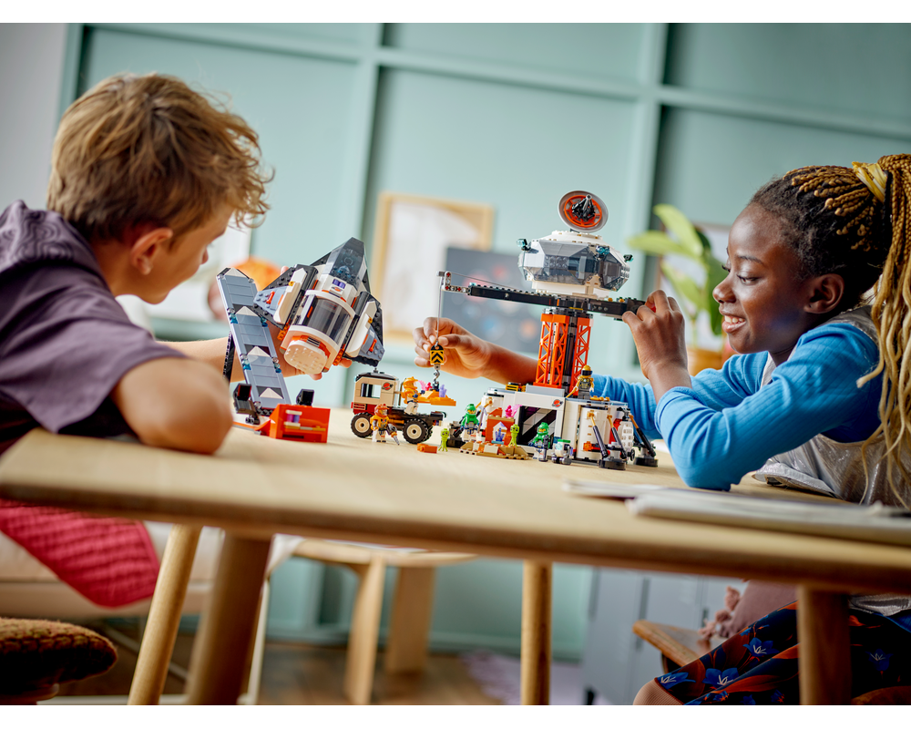 LEGO Set 60434-1 Space Base and Rocket Launchpad (2024 City ...