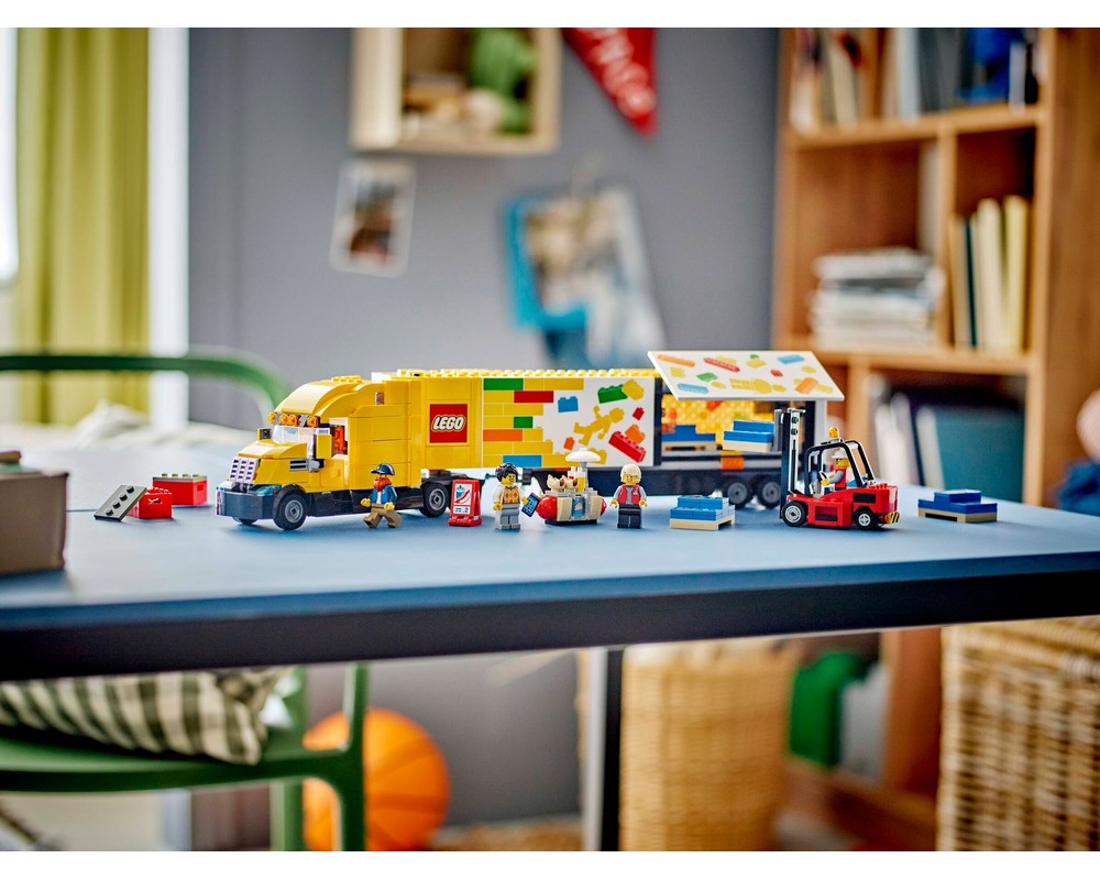 LEGO Set 60440-1 Yellow Delivery Truck (2024 City) | Rebrickable ...