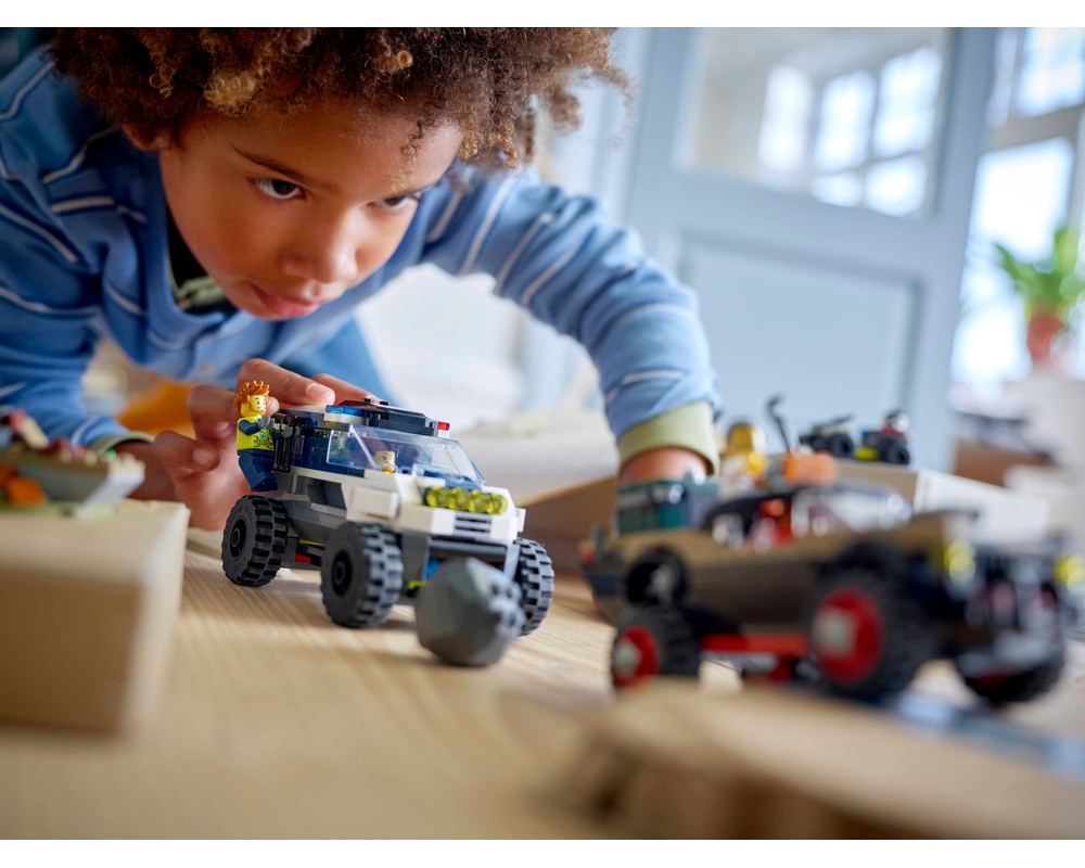 LEGO Set 60449-1 Off-Road Police Car Chase (2025 City) | Rebrickable ...