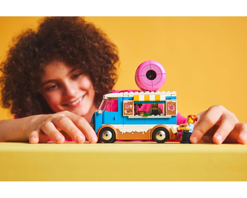 LEGO Set 60452-1 Donut Truck (2025 City) | Rebrickable - Build with LEGO