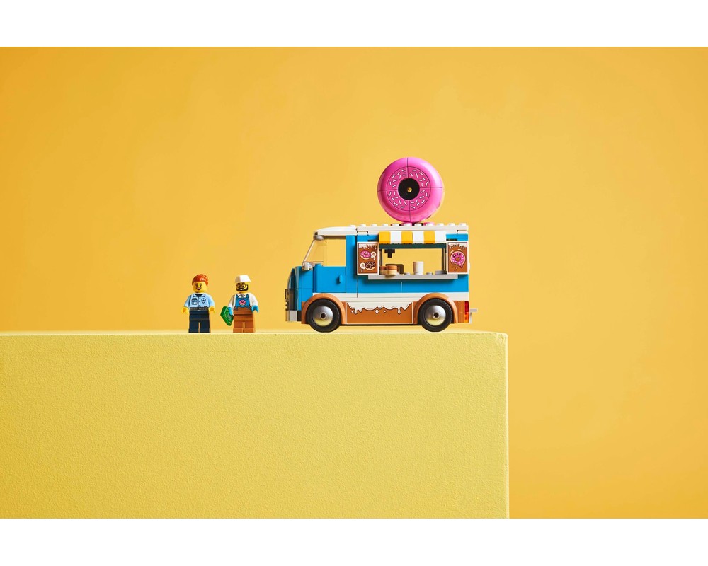 LEGO Set 60452-1 Donut Truck (2025 City) | Rebrickable - Build with LEGO