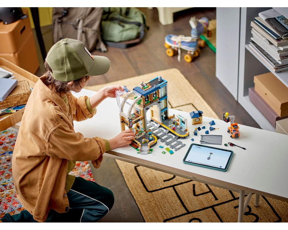 LEGO Set 60469-1 Central Train Station (2025 City > Trains ...