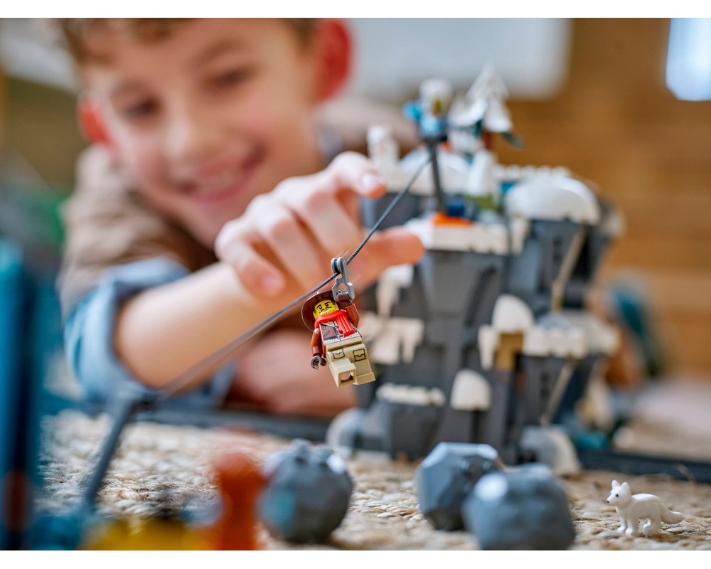 LEGO Set 60470-1 Explorers' Arctic Polar Express Train (2025 City ...