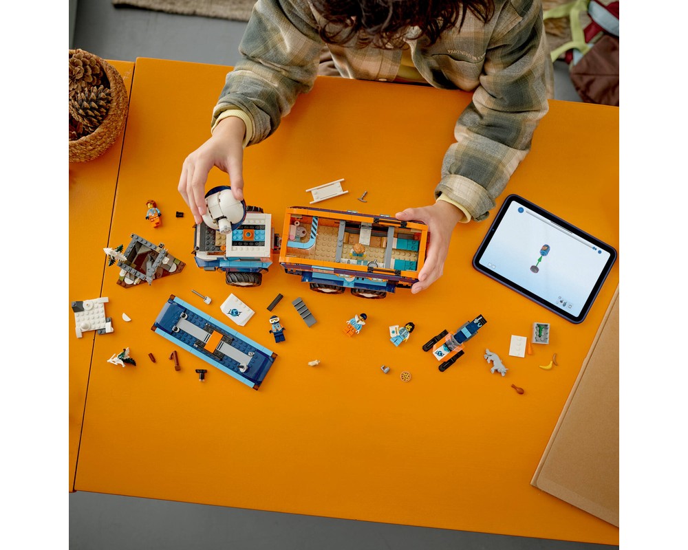 LEGO Set 60471-1 Arctic Explorer Science Lab Truck (2025 City > Arctic ...