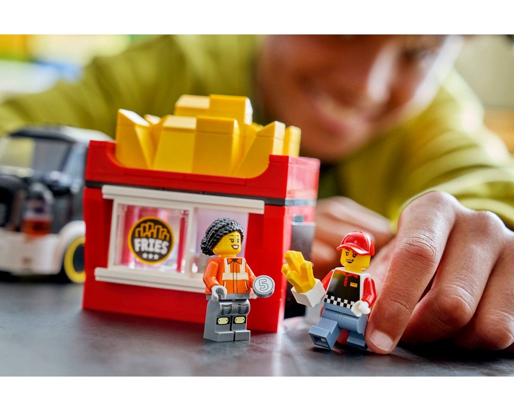 LEGO Set 60488-1 Fries Food Truck (2026 City) | Rebrickable - Build ...