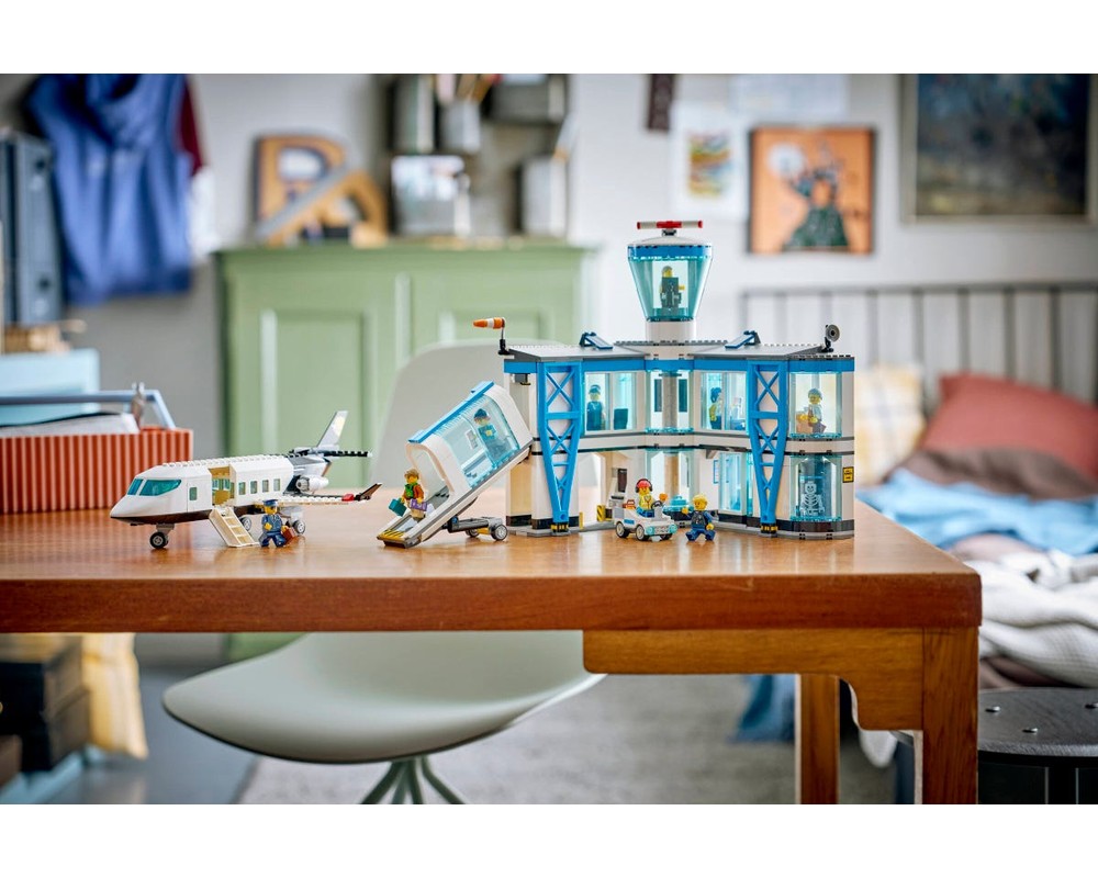 LEGO Set 60502-1 Airport with Airplane (2026 City > Airport ...