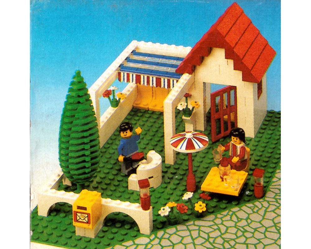 LEGO Set 6374-1-c1 House with barbecue (1983 Town > Classic Town ...