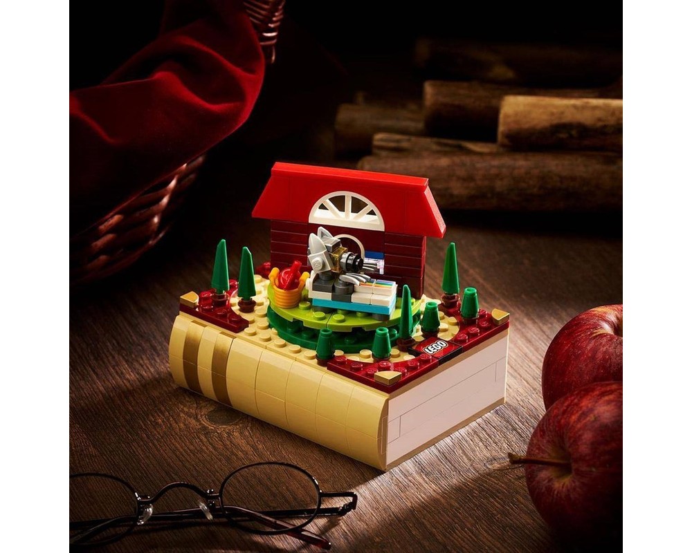 LEGO Set 6384693-1 Little Red Riding Hood Book (2021 Promotional ...