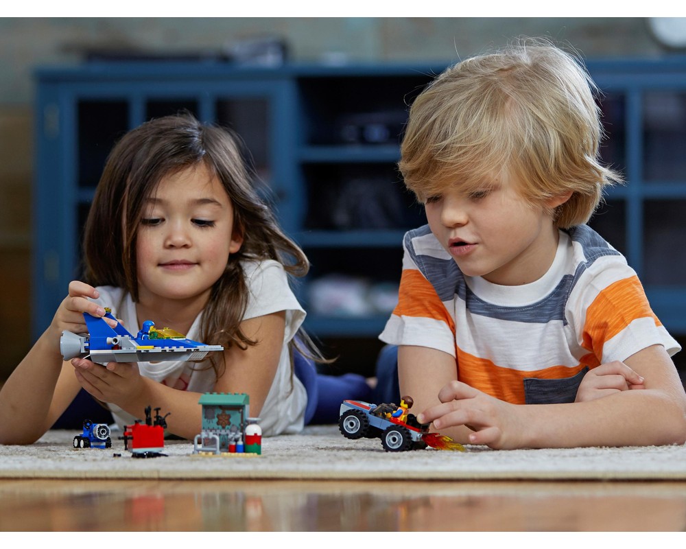 LEGO Set 70821-1 Emmet and Benny's 'Build and Fix' Workshop! (2019 The ...