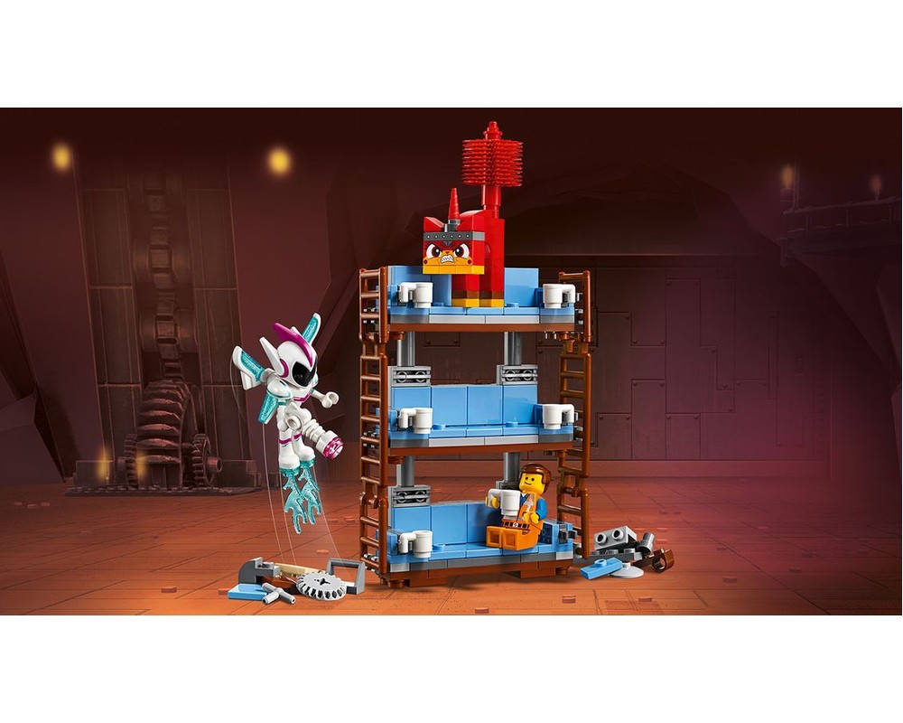 LEGO Set 70842-1-b1 Emmet's Triple-Decker Couch (2019 The LEGO Movie ...