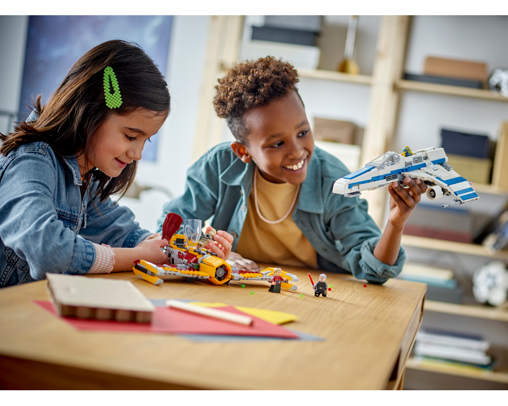 LEGO Set 75364-1 New Republic E-Wing vs. Shin Hati’s Starfighter (2023 ...