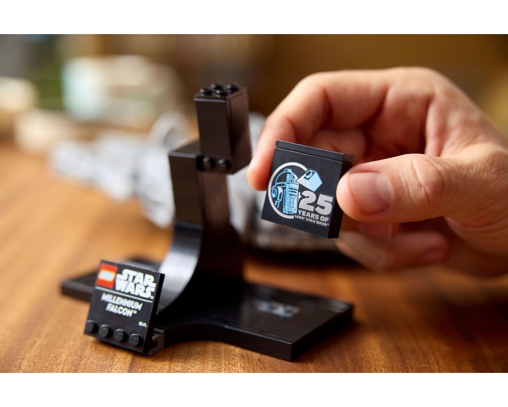 LEGO Set 75375-1 Millennium Falcon (2024 Star Wars) | Rebrickable ...