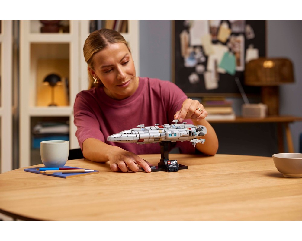 LEGO Set 75405-1 Home One Starcruiser (2025 Star Wars) | Rebrickable ...
