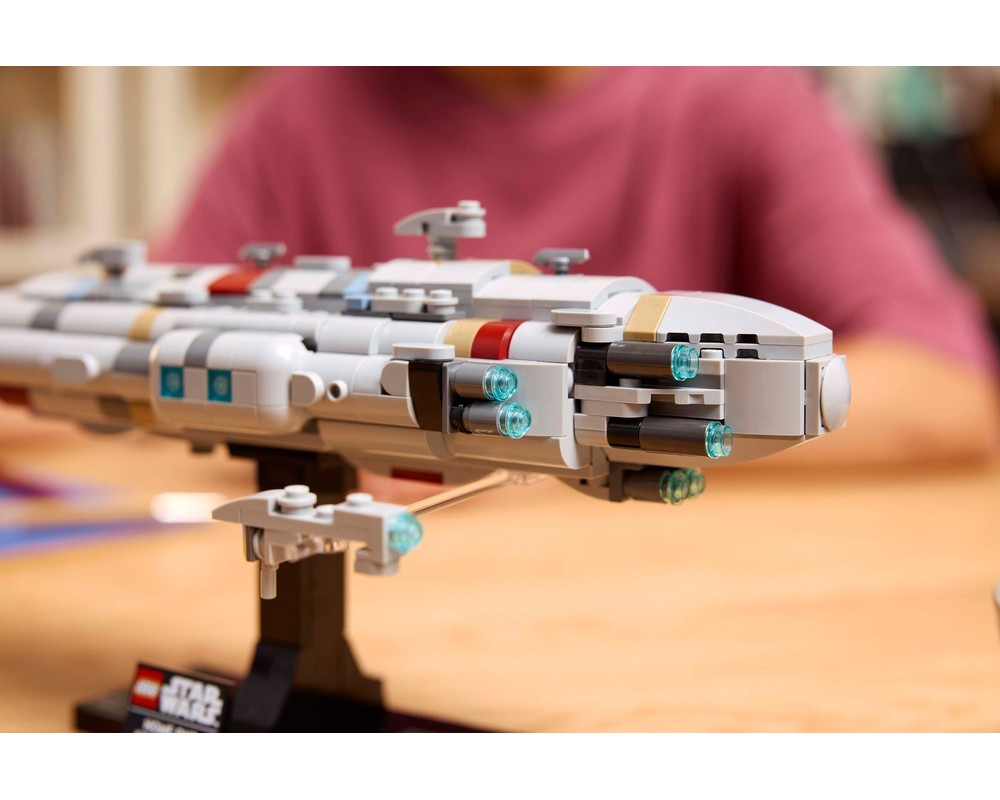 LEGO Set 75405-1 Home One Starcruiser (2025 Star Wars) | Rebrickable ...