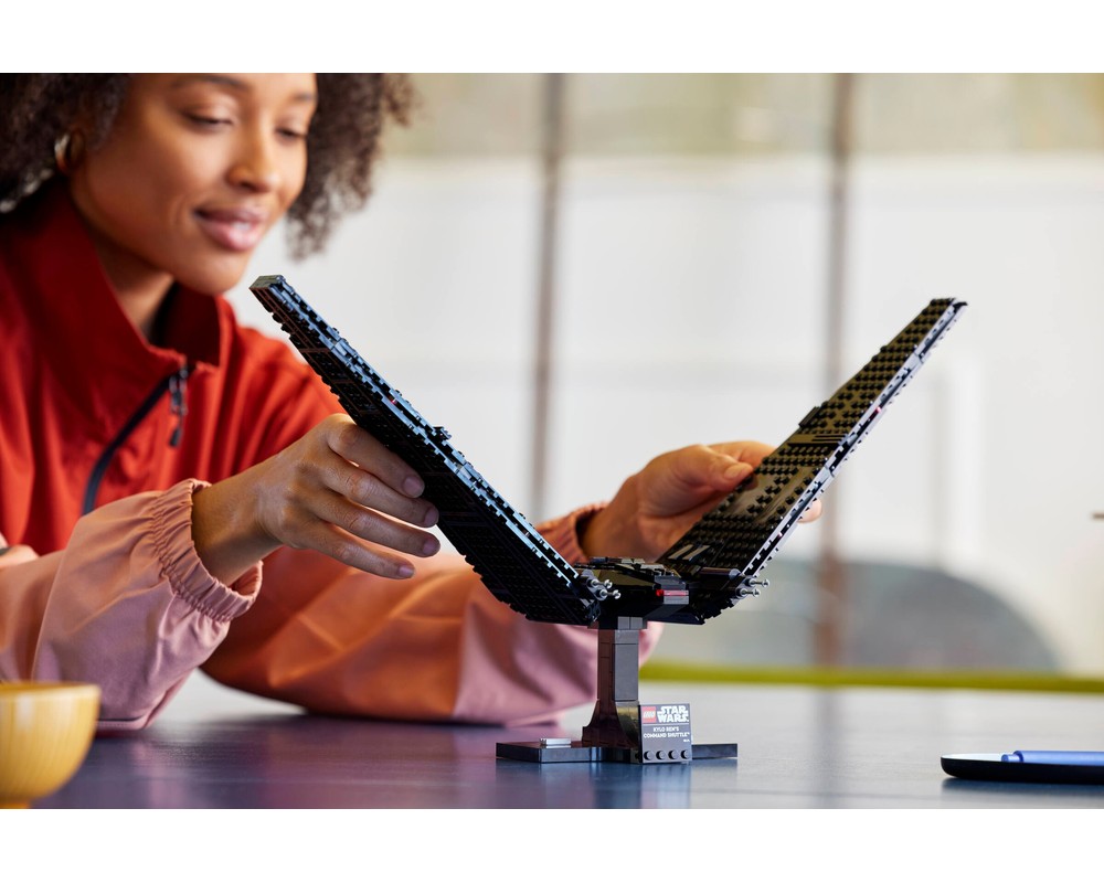 LEGO Set 75406-1 Kylo Ren's Command Shuttle (2025 Star Wars ...