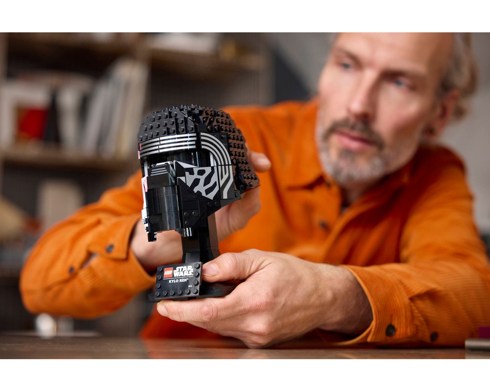 LEGO Set 75415-1 Kylo Ren Helmet (2025 Star Wars) | Rebrickable - Build ...