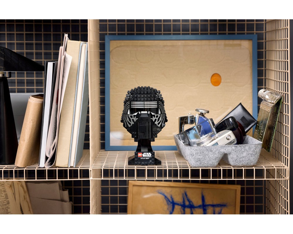 LEGO Set 75415-1 Kylo Ren Helmet (2025 Star Wars) | Rebrickable - Build ...