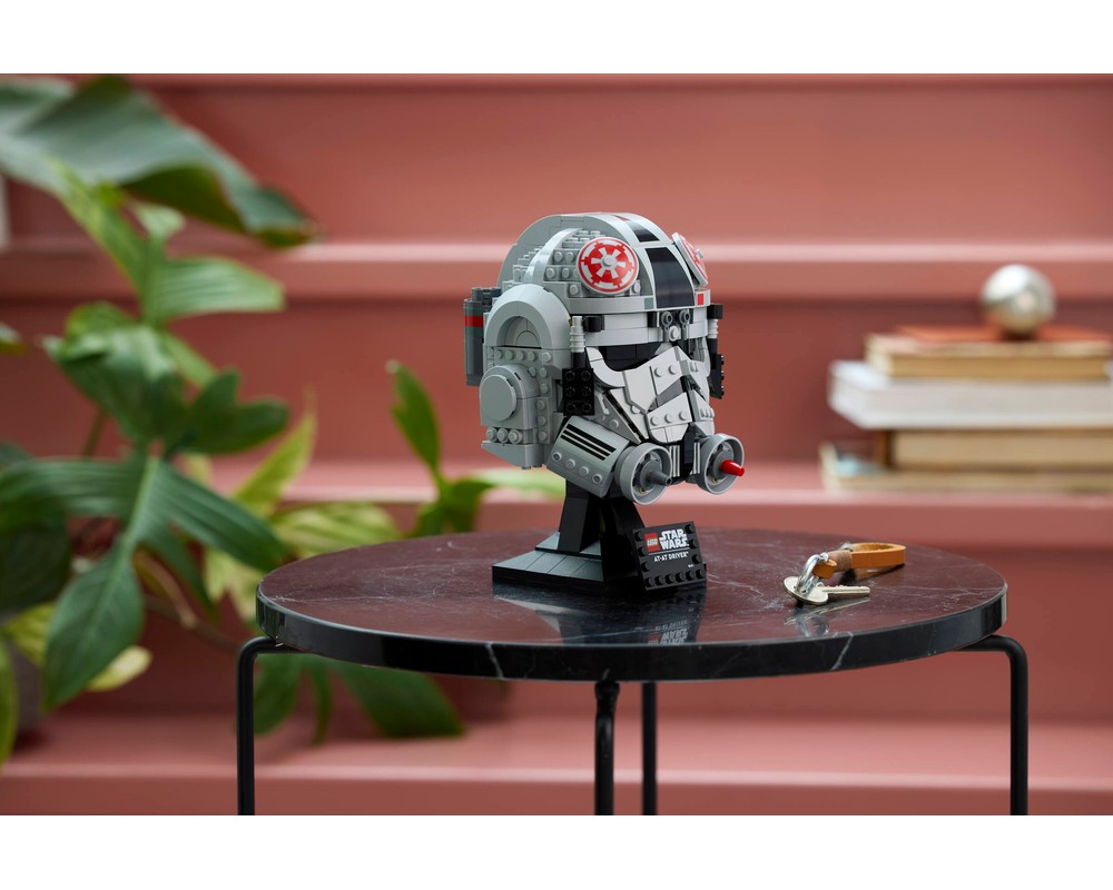 LEGO Set 75429-1 AT-AT Driver Helmet (2025 Star Wars) | Rebrickable ...