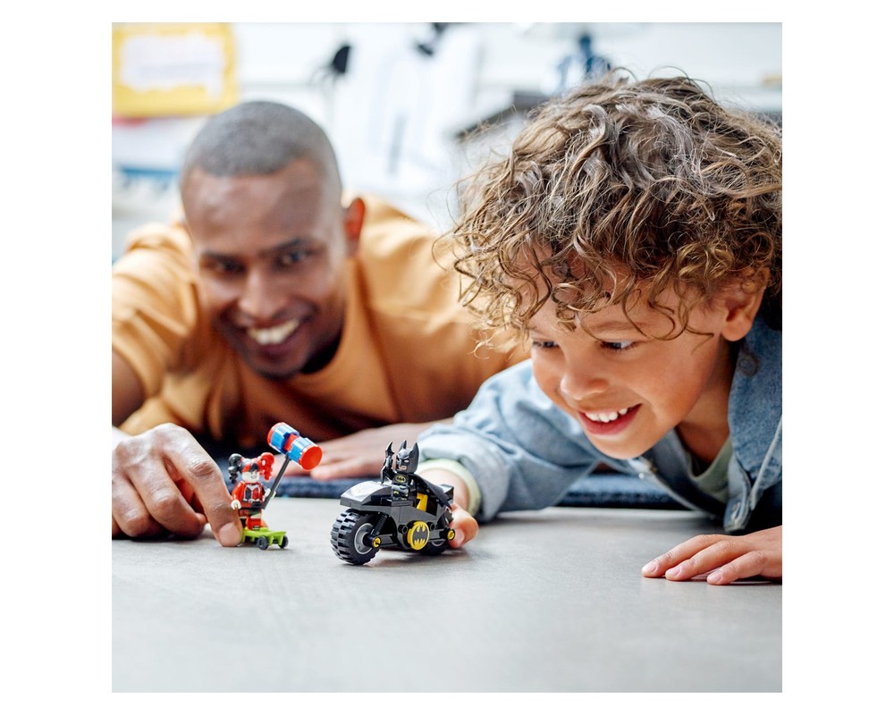 LEGO Set 76220-1 Batman versus Harley Quinn (2022 Super Heroes DC ...