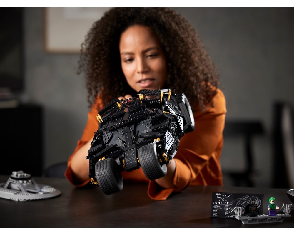 LEGO Set 76240-1 Batmobile Tumbler (2021 Super Heroes DC > Batman > UCS ...