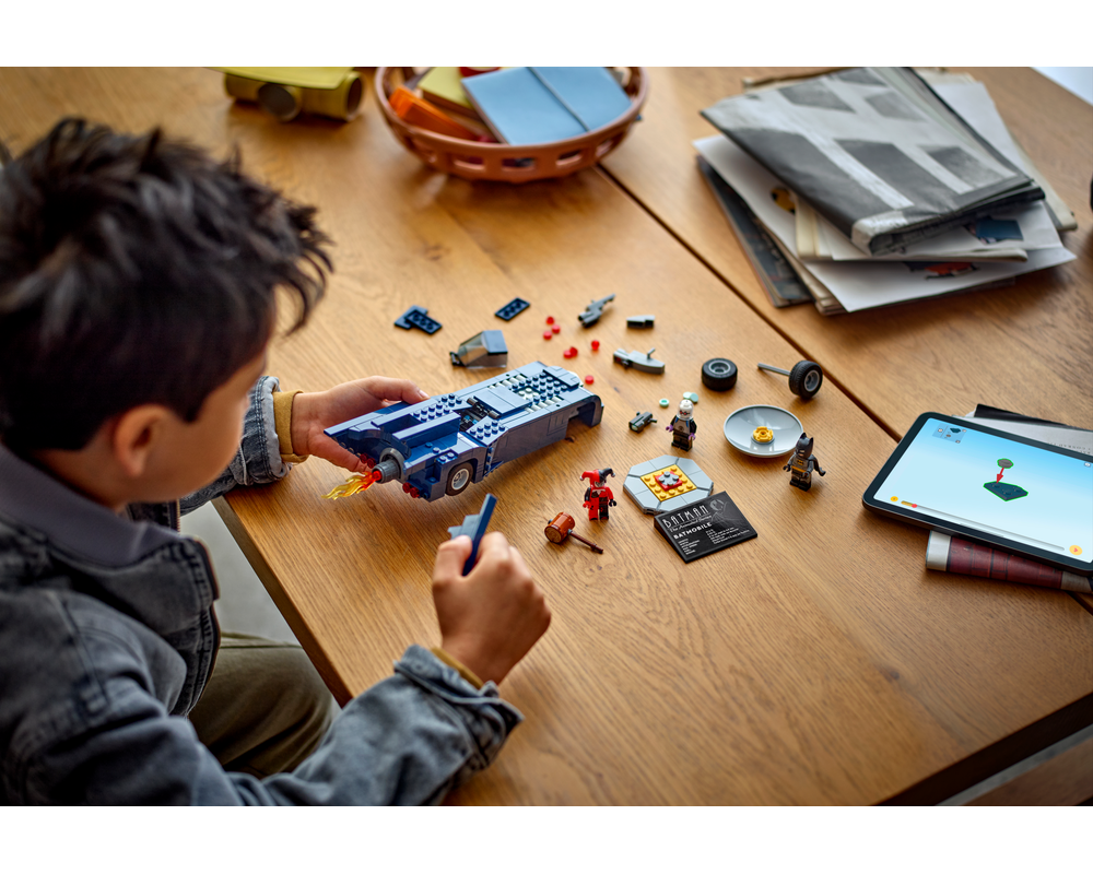 LEGO Set 76274-1 Batman with the Batmobile vs Harley Quinn and Mr ...