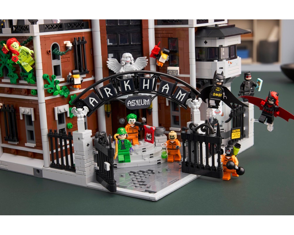 LEGO Set 76300-1 Arkham Asylum (2025 Super Heroes DC > Batman ...
