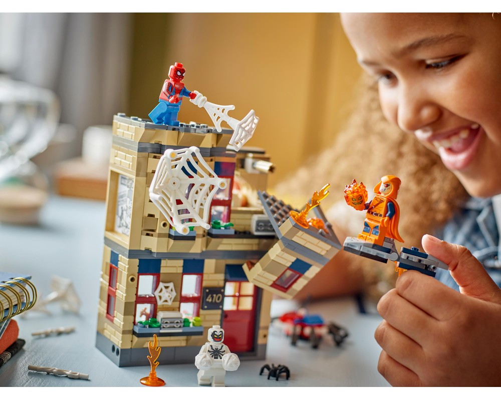 LEGO Set 76317-1 Peter Parker’s Apartment (2025 Super Heroes Marvel ...