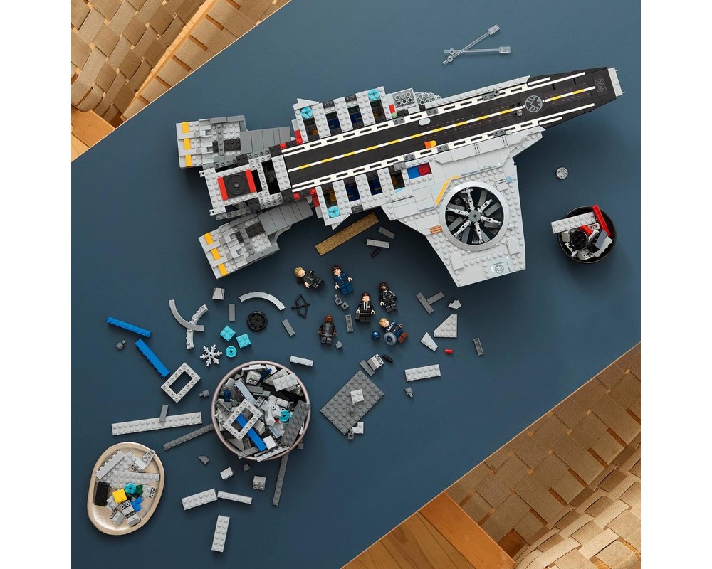 LEGO Set 76354-1 S.H.I.E.L.D. Helicarrier (2026 Super Heroes Marvel ...