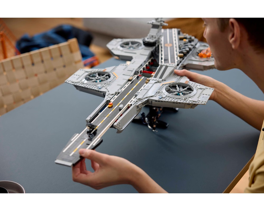 LEGO Set 76354-1 S.H.I.E.L.D. Helicarrier (2026 Super Heroes Marvel ...